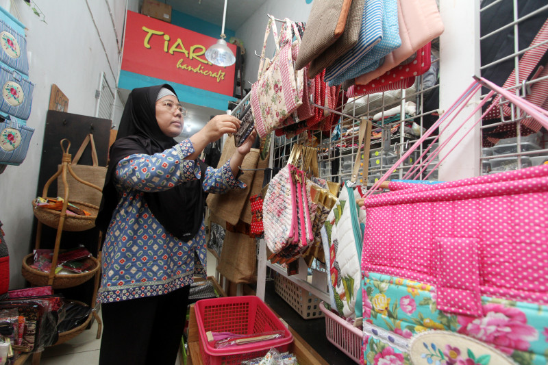 Spesial Hari Ibu: Titik Winarti, Jadi Ibu untuk 800 Penyandang Difabel