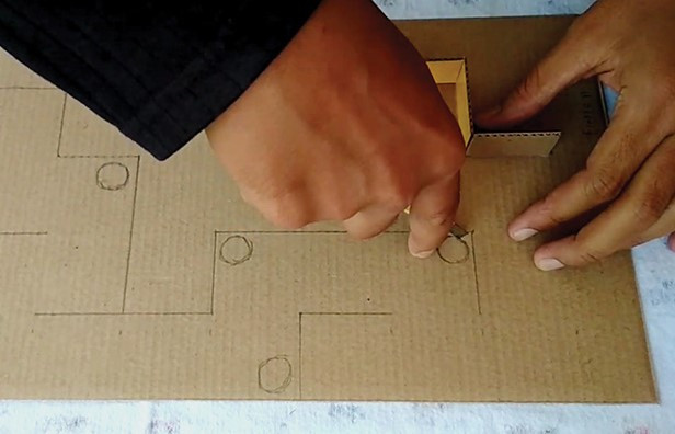 Labirin Kelereng untuk Anak-anak; Permainan Murah dari Karton