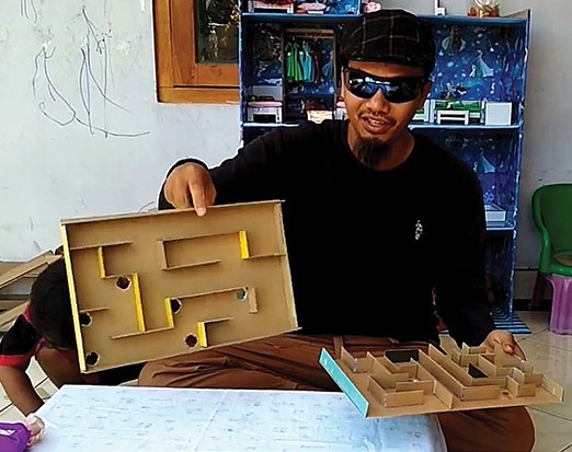 Labirin Kelereng untuk Anak-anak; Permainan Murah dari Karton